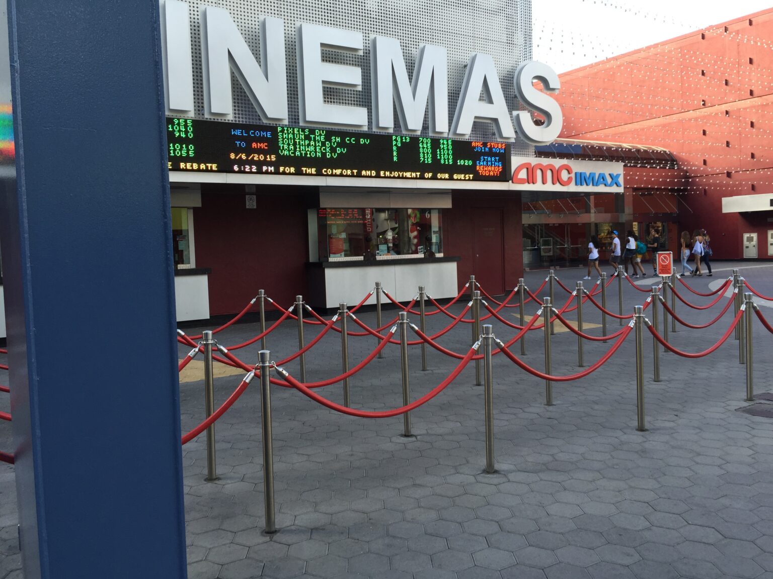 Streamlining Queuing Processes in Theaters with Rope Stanchions for ...
